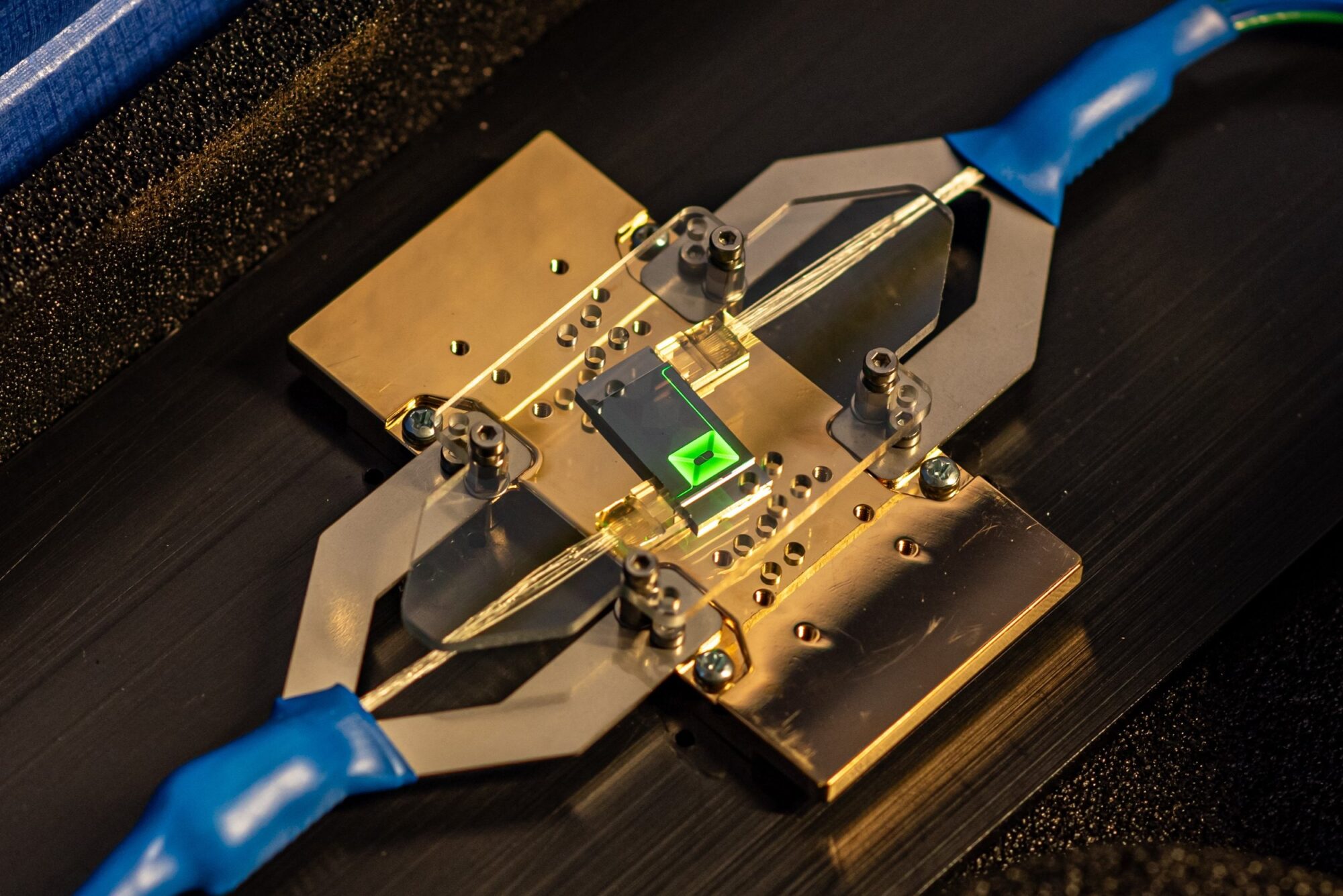 Aluvia Photonics and PHIX Collaborate on Integrated Optical Amplifiers ...